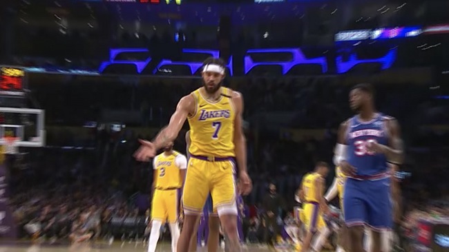 NBA | Video: When players high-five ghosts at free throw line