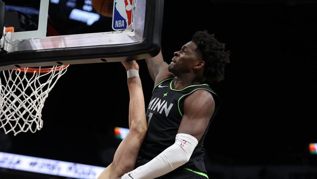 NBA | Video: Anthony Edwards throws down monster dunk