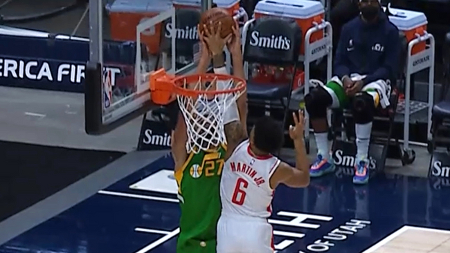 NBA | Video: Kenyon Martin Jr. denies Gobert at the rim