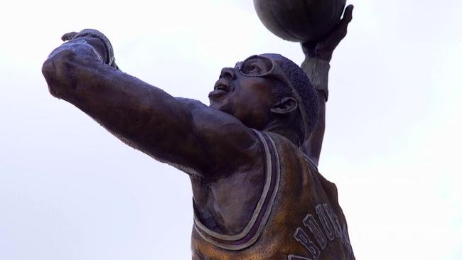 NBA | Video: Elgin Baylor statue unveiling recap