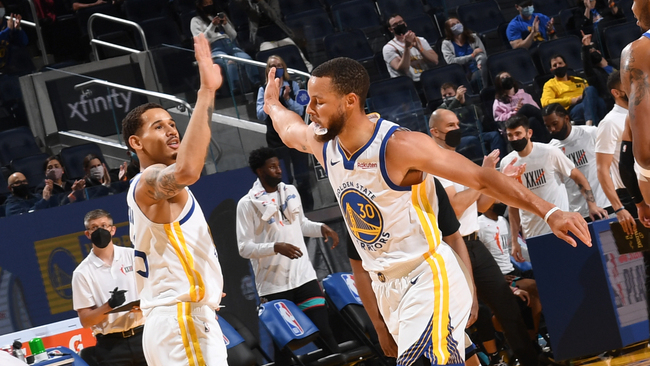 NBA | Video: Curry hits baseline floater to become scoring champ