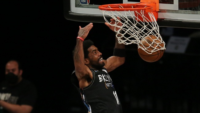 NBA | Video: Kyrie gets up for fast break dunk