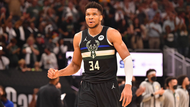 NBA | Video: Giannis erupts for 50 in championship win