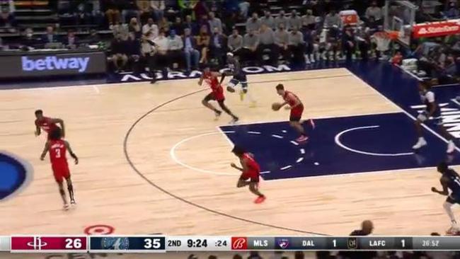 NBA | Video: Naz Reid converts wide open fast break dunk
