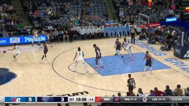 NBA | Video: Jaren Jackson Jr. throws down the poster dunk